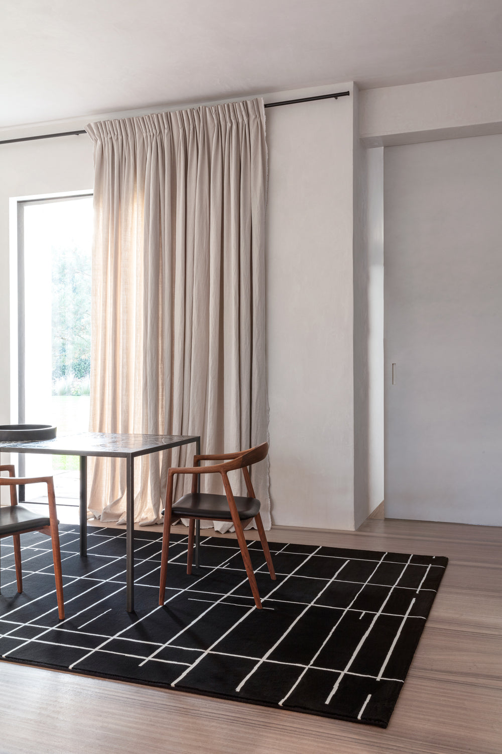 Black & White Rugs Collection